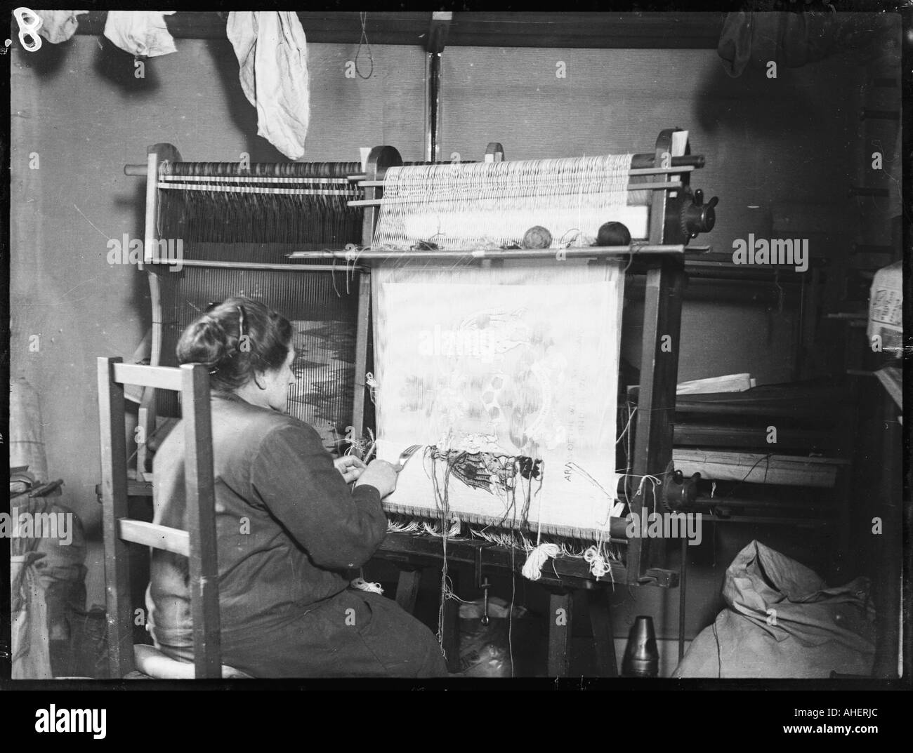 Textiles tapestry weaving loom hi-res stock photography and images - Alamy