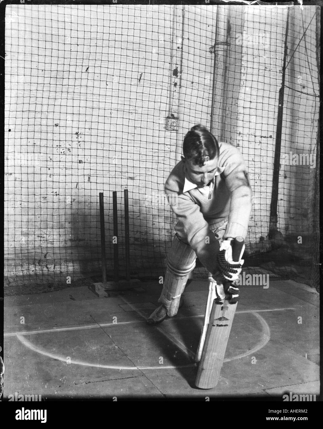 Indoor cricket net hi-res stock photography and images - Alamy
