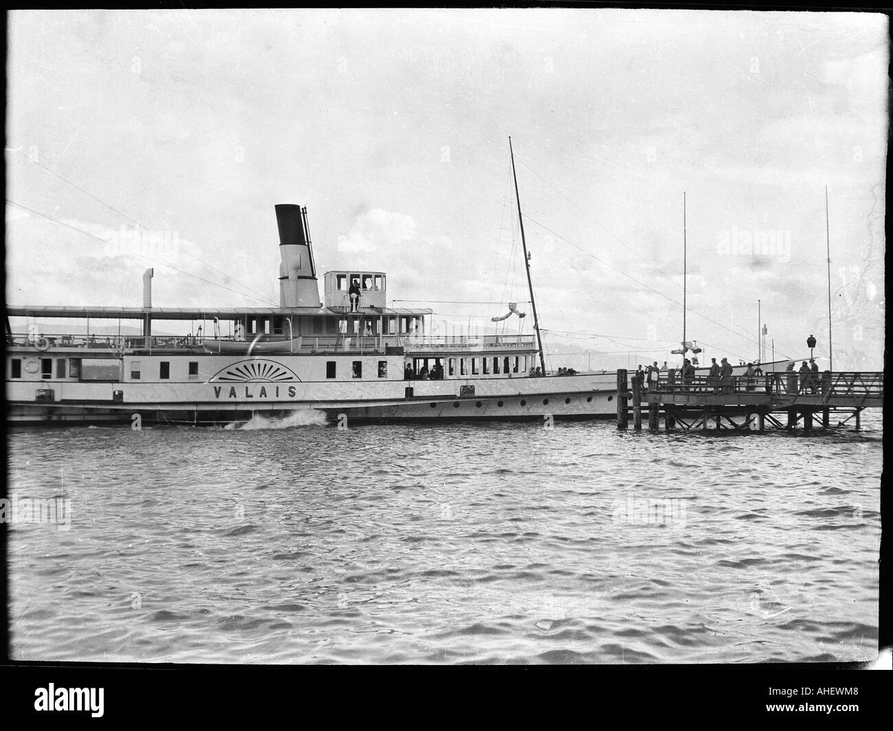 Early steamship hi-res stock photography and images - Alamy