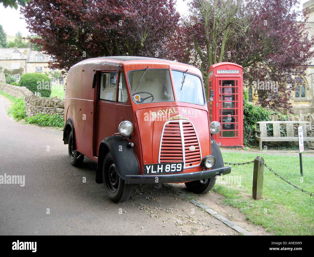 Vintage royal mail vehicles hi-res stock photography and images - Alamy