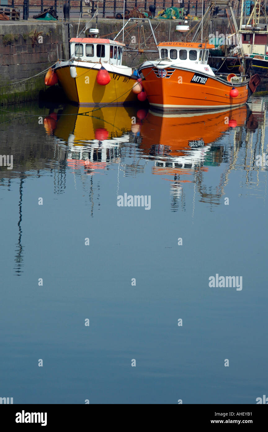 Two boats hi-res stock photography and images - Alamy
