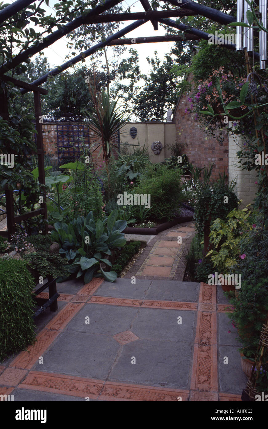 General garden scene hi-res stock photography and images - Alamy