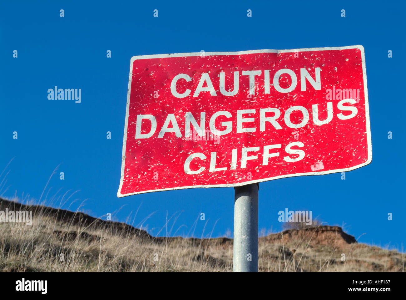 danger cliffs sign Stock Photo - Alamy