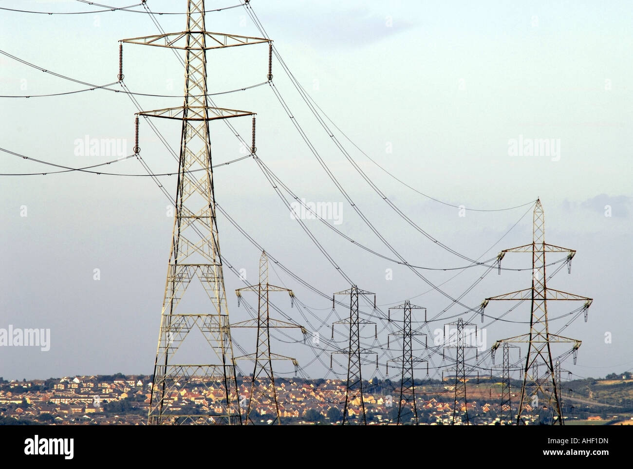 Electricity pylons fuel and energy industry hi-res stock photography ...