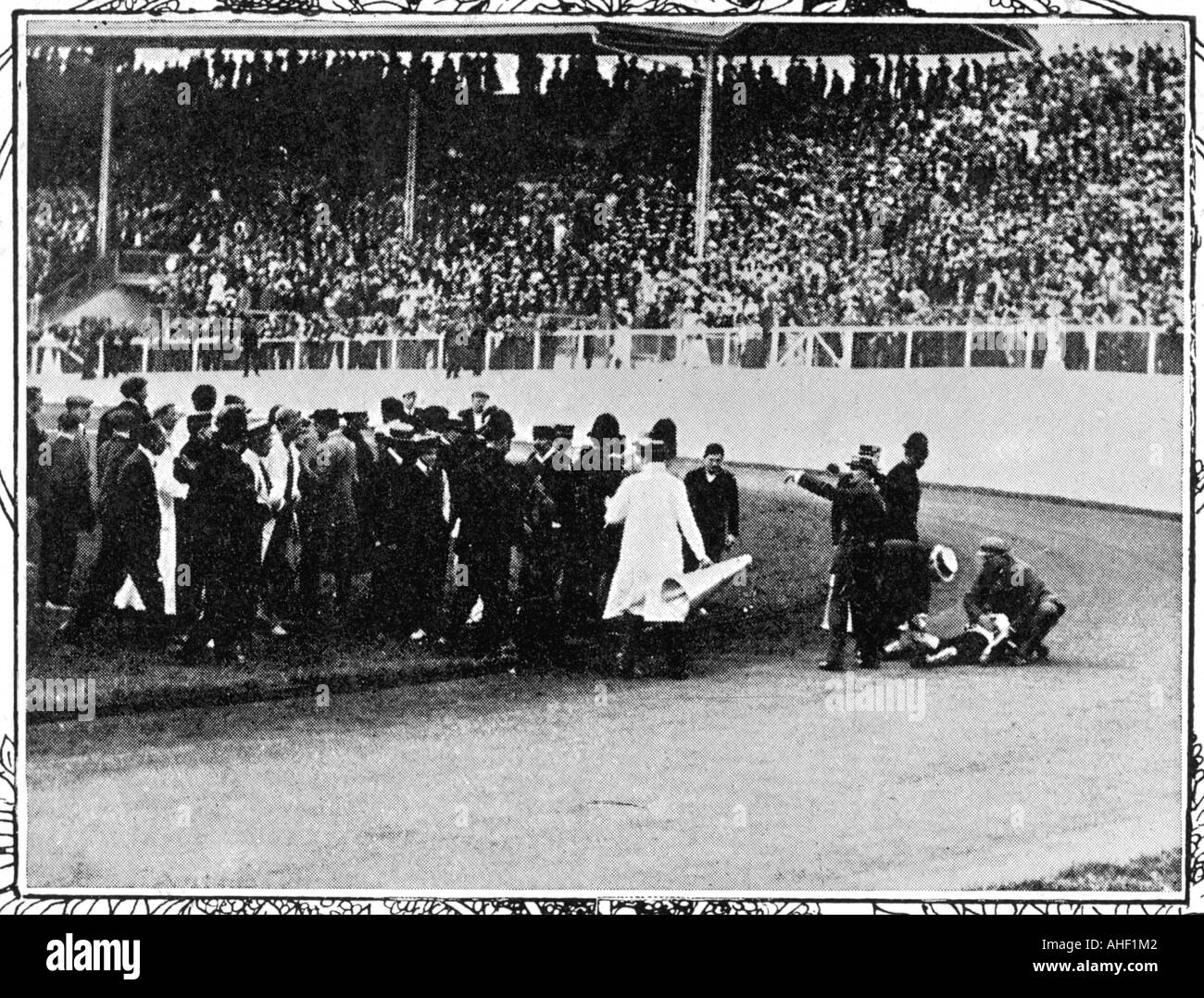 Race olympics finish hi-res stock photography and images - Alamy