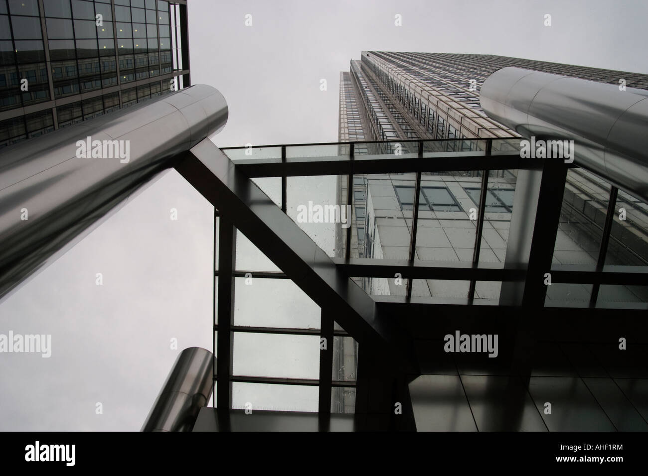 Modern wharf hi-res stock photography and images - Alamy