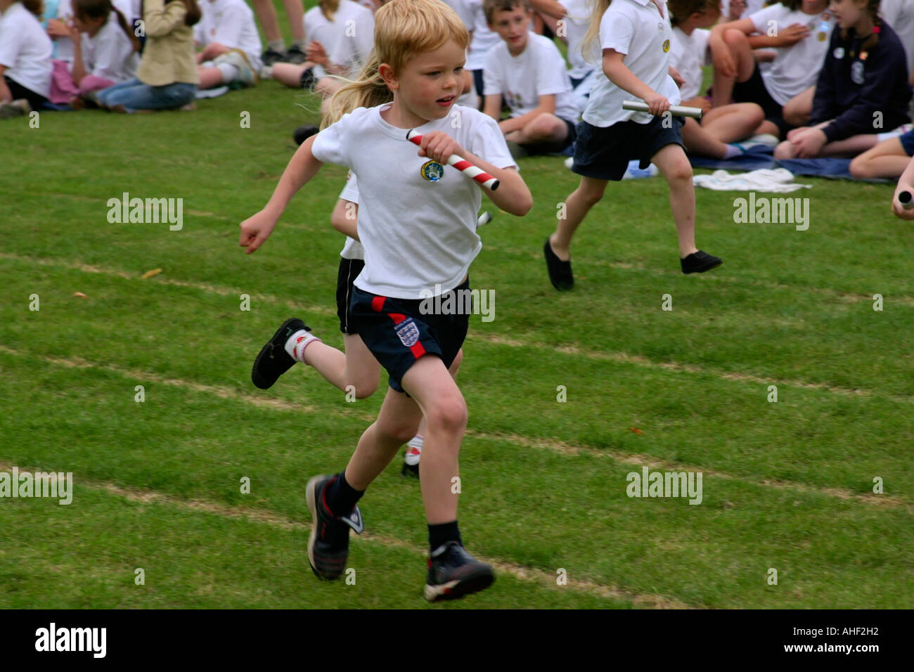 School sports day uk hi-res stock photography and images - Alamy