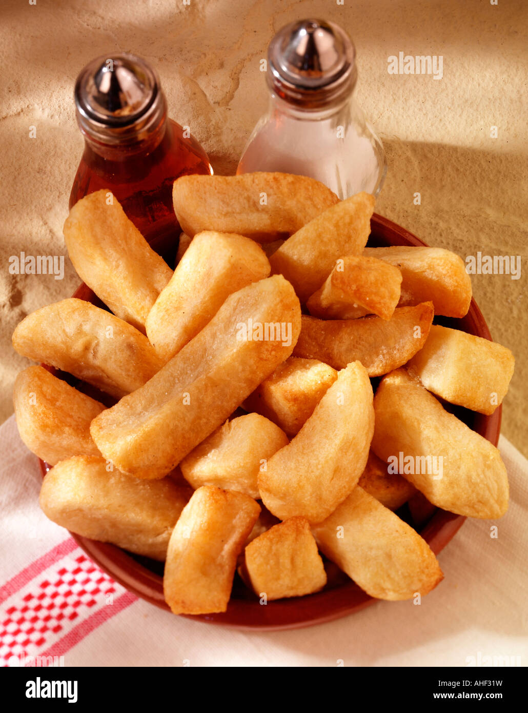 CHUNKY FRIED POTATO CHIPS OR THICK CUT FRENCH FRIES Stock Photo - Alamy