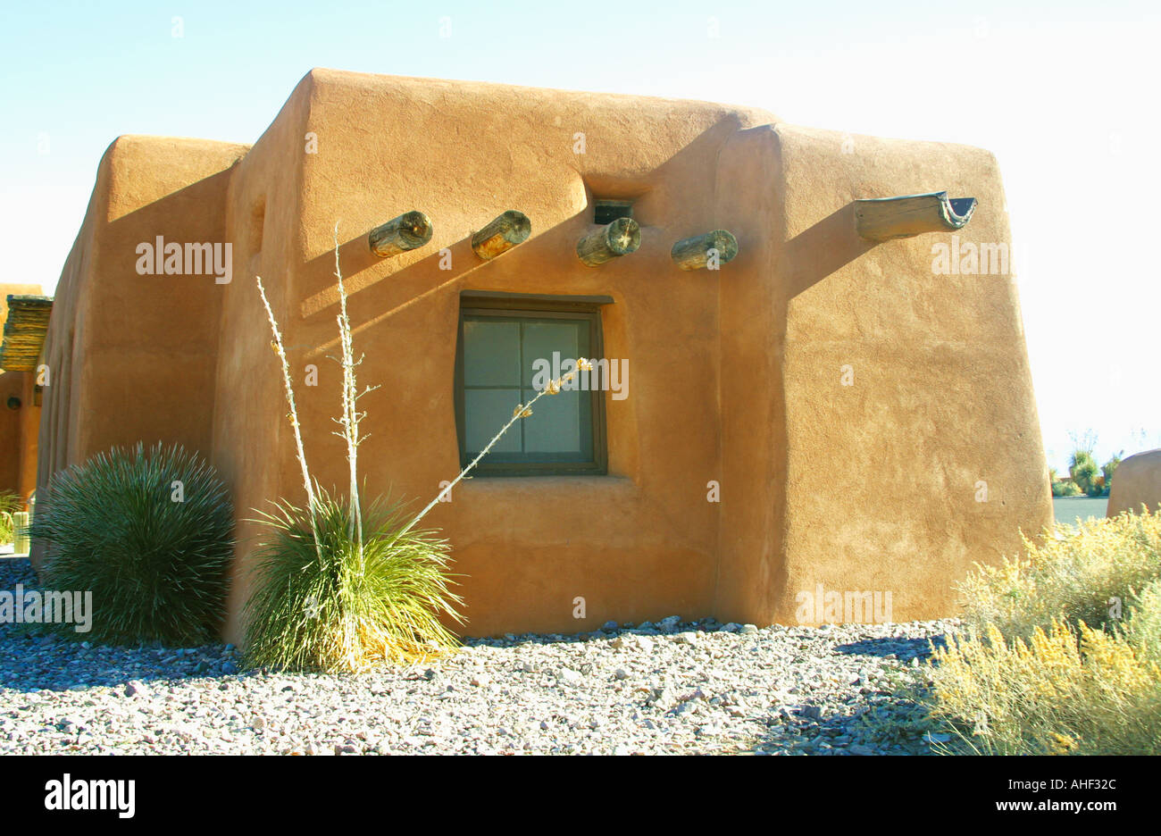 Historic adobe structures hi-res stock photography and images - Alamy