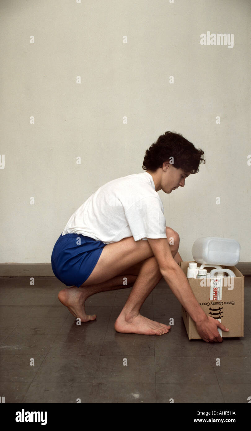 Correct lifting posture hi-res stock photography and images - Alamy