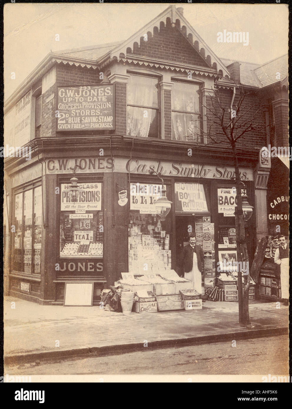London store 1900 hi-res stock photography and images - Alamy
