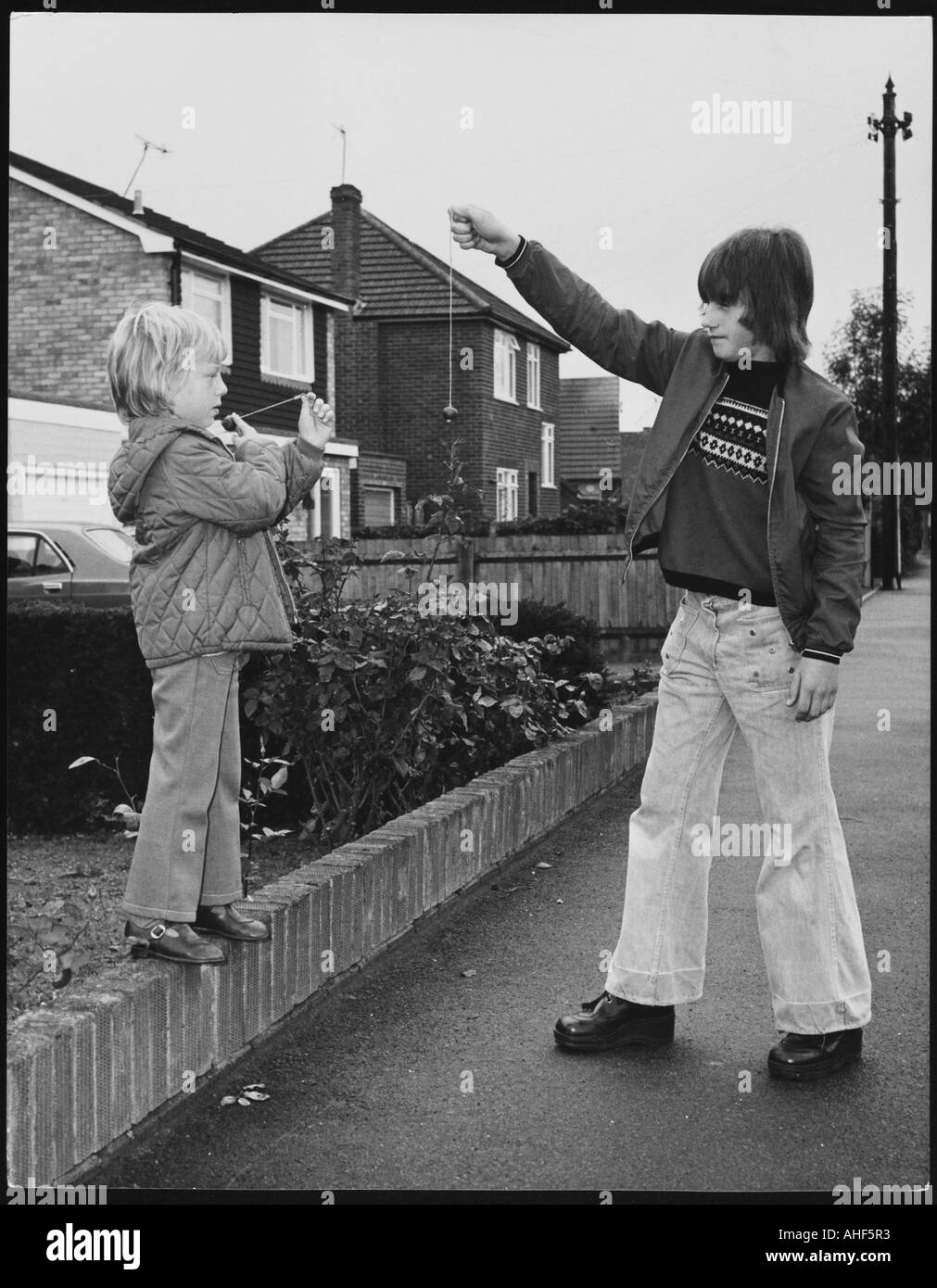 1970s hair fashion hi-res stock photography and images - Alamy