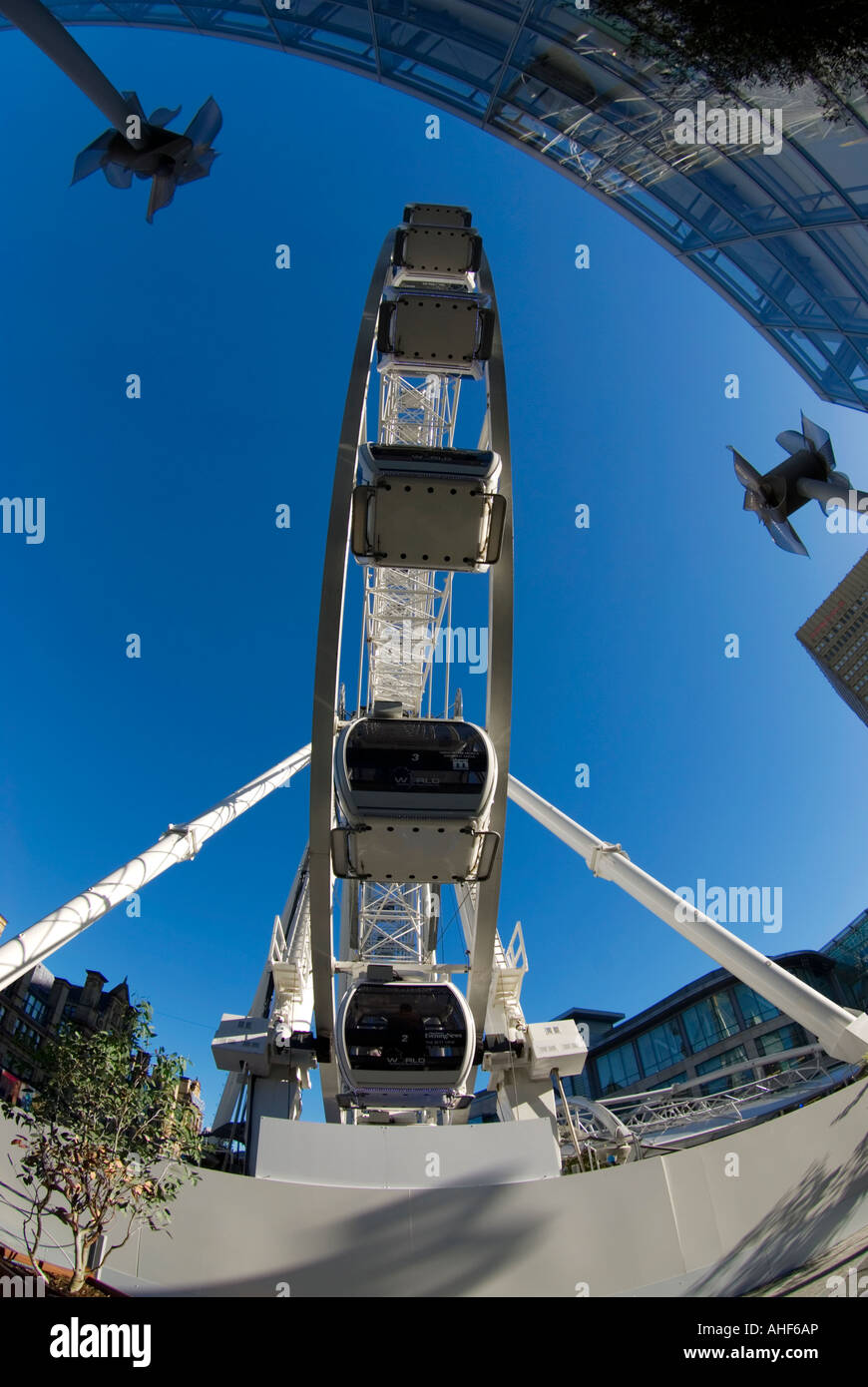 The Manchester Eye or big wheel in Exchange Square, Manchester city ...