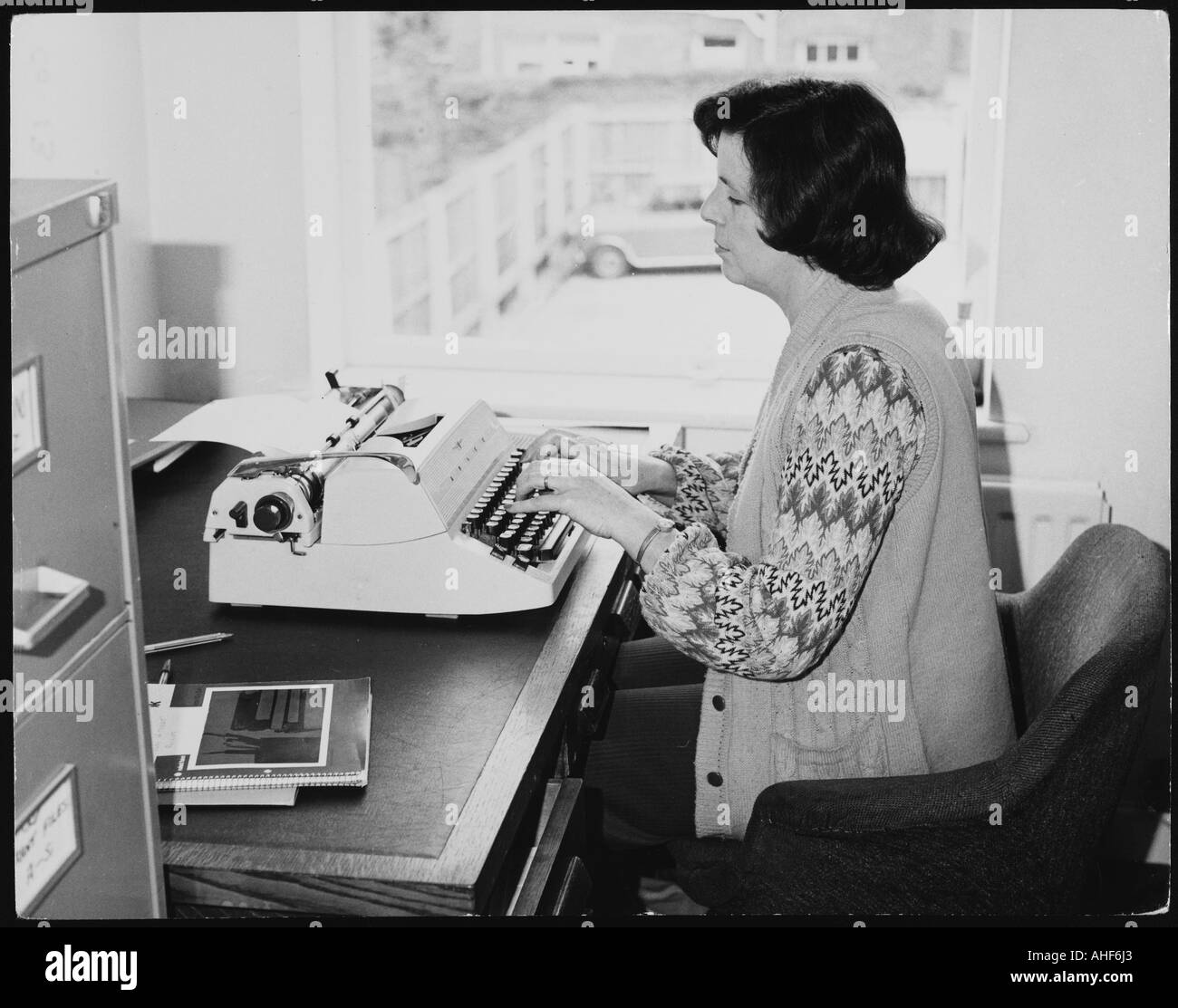 Typist 1970s hi-res stock photography and images - Alamy
