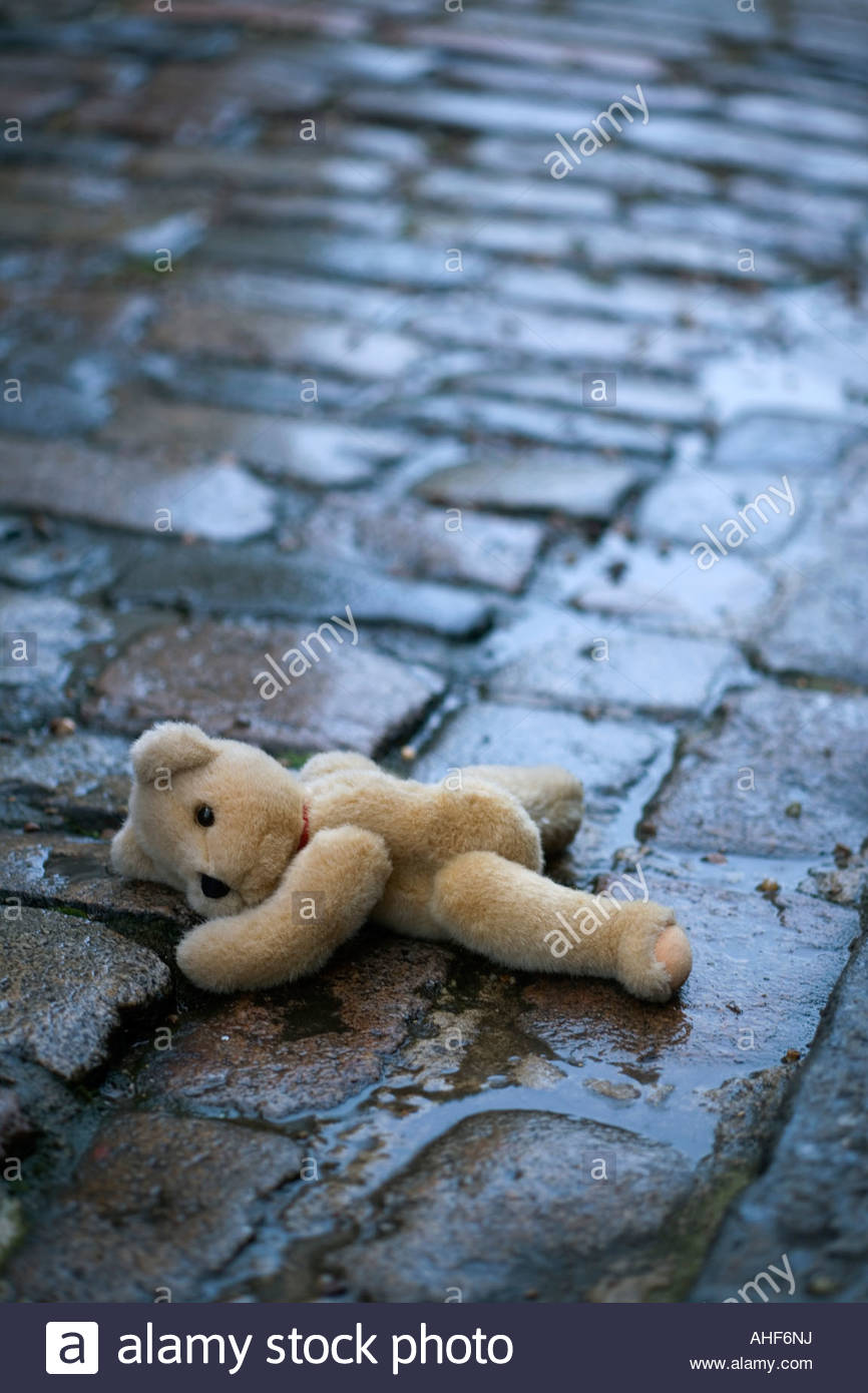 Sad Teddy Bear Stock Photos & Sad Teddy Bear Stock Images - Alamy