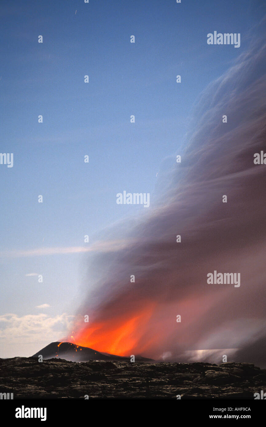 Waha'ula Lava Tube Spews Lava & Steam As Molten Lava Enters Pacific ...