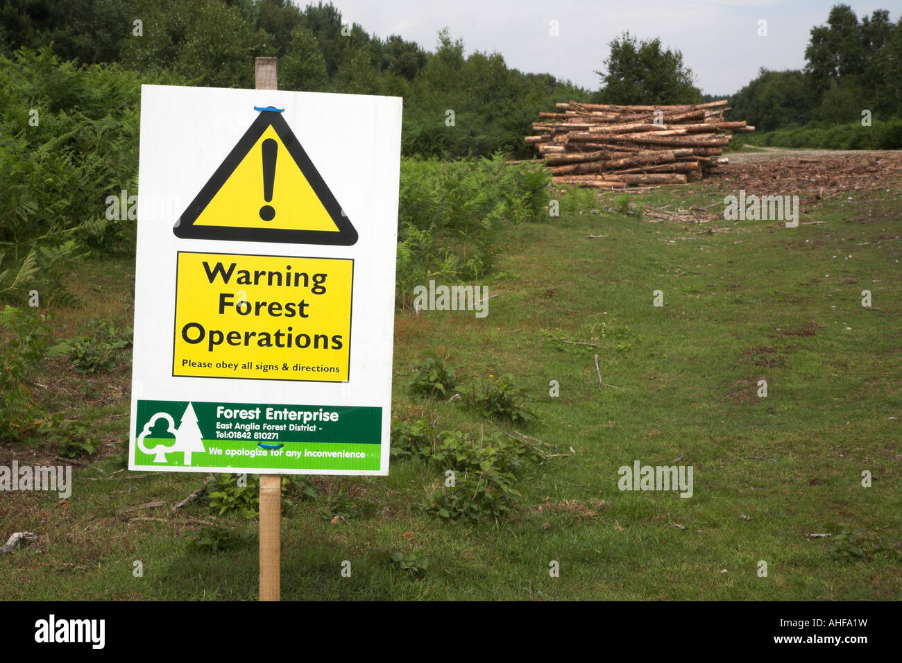 Forest forestry commission warning sign hi-res stock photography and ...
