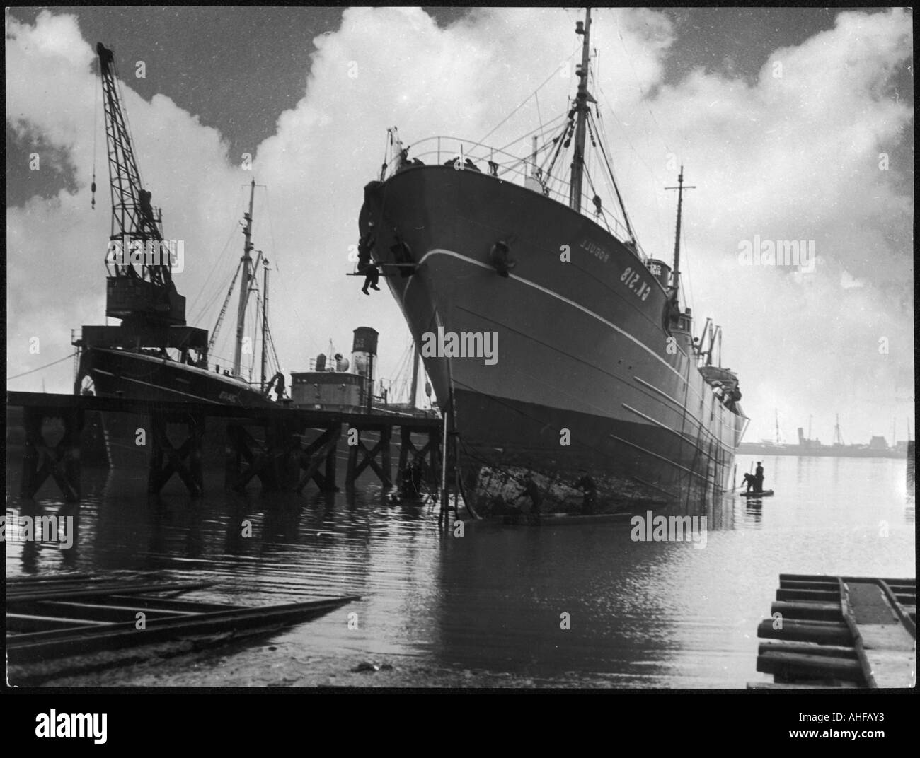 Grimsby trawler hi-res stock photography and images - Alamy