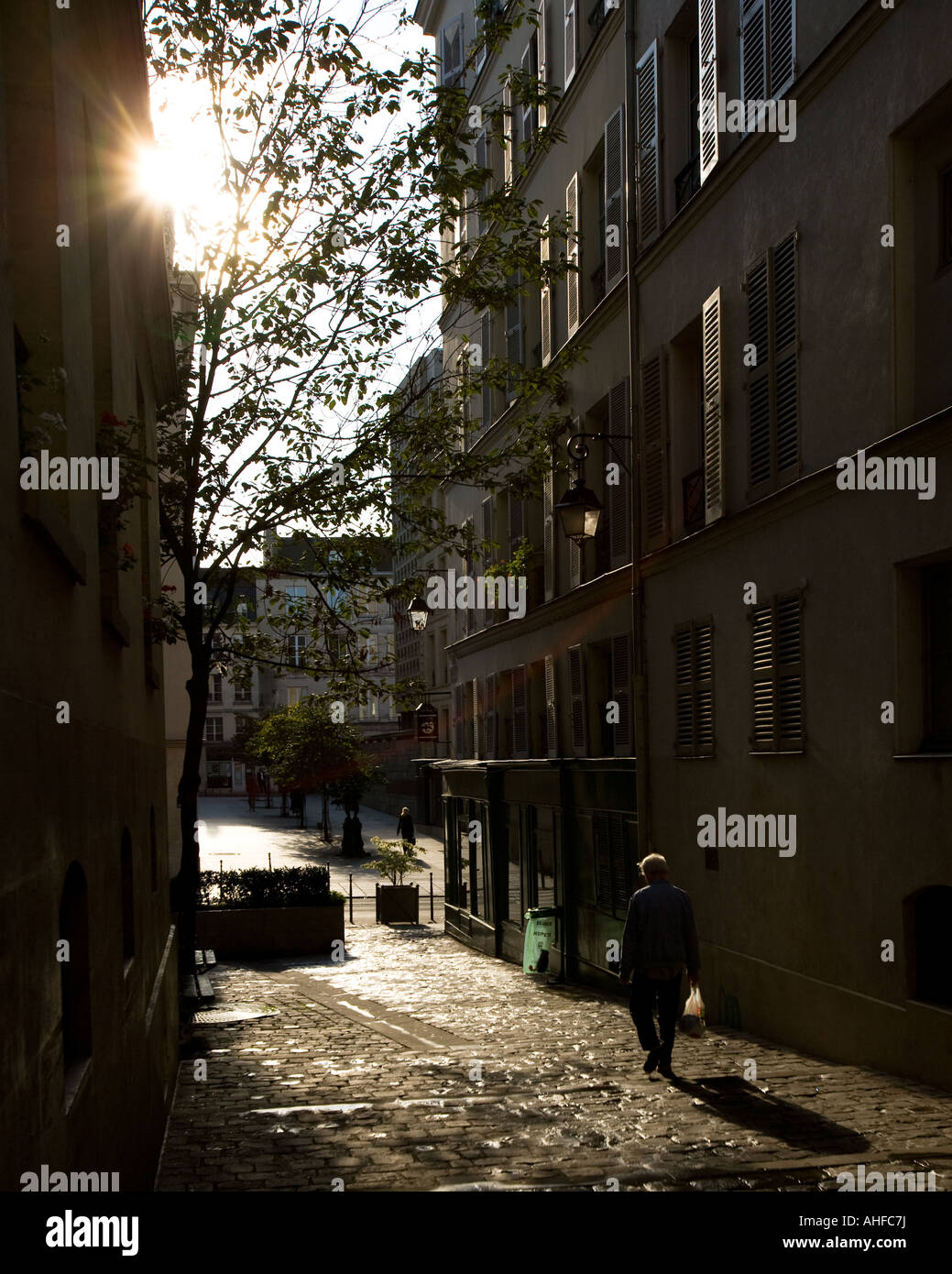 Walking in ally hi-res stock photography and images - Alamy