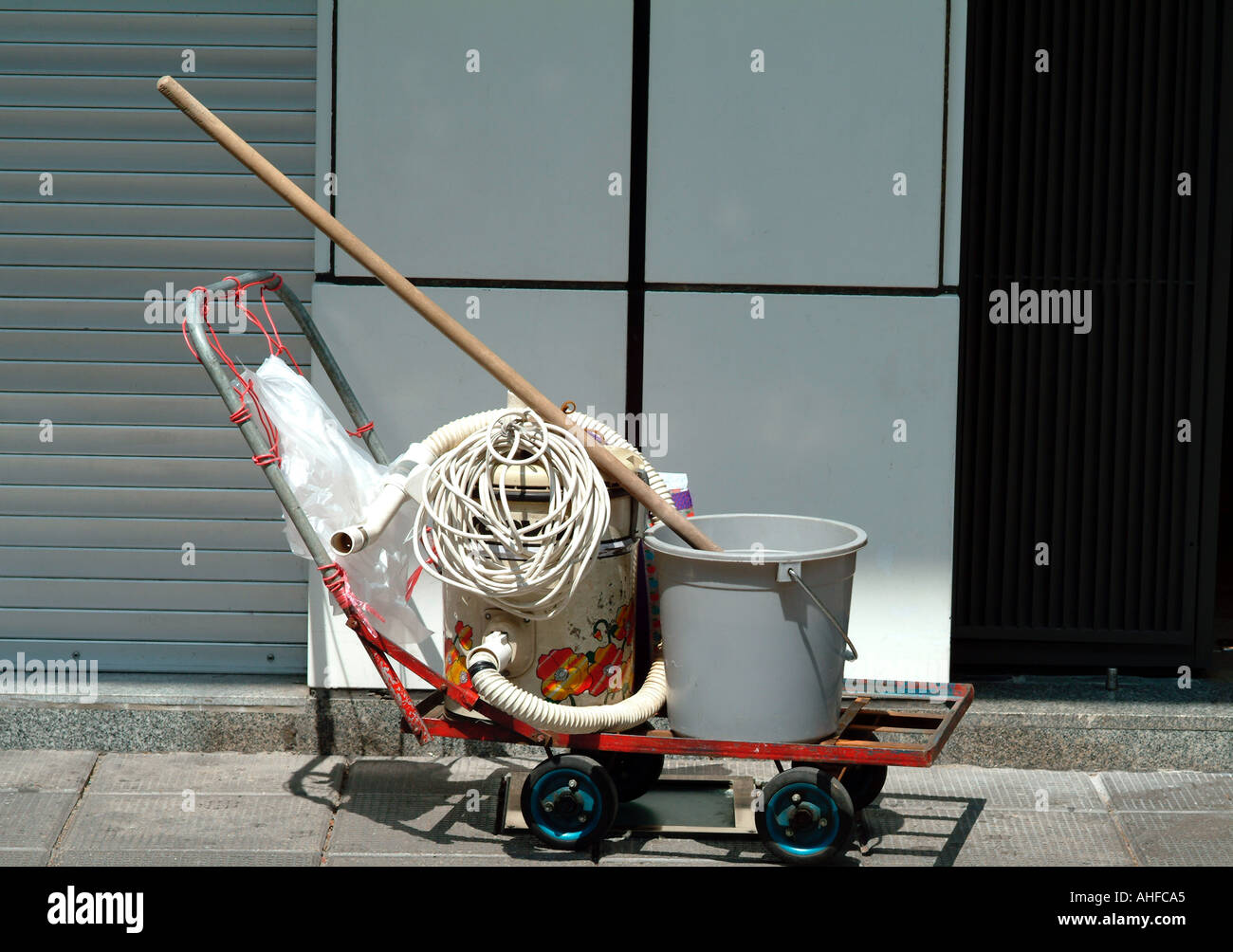 China cleaning trolley hi-res stock photography and images - Alamy