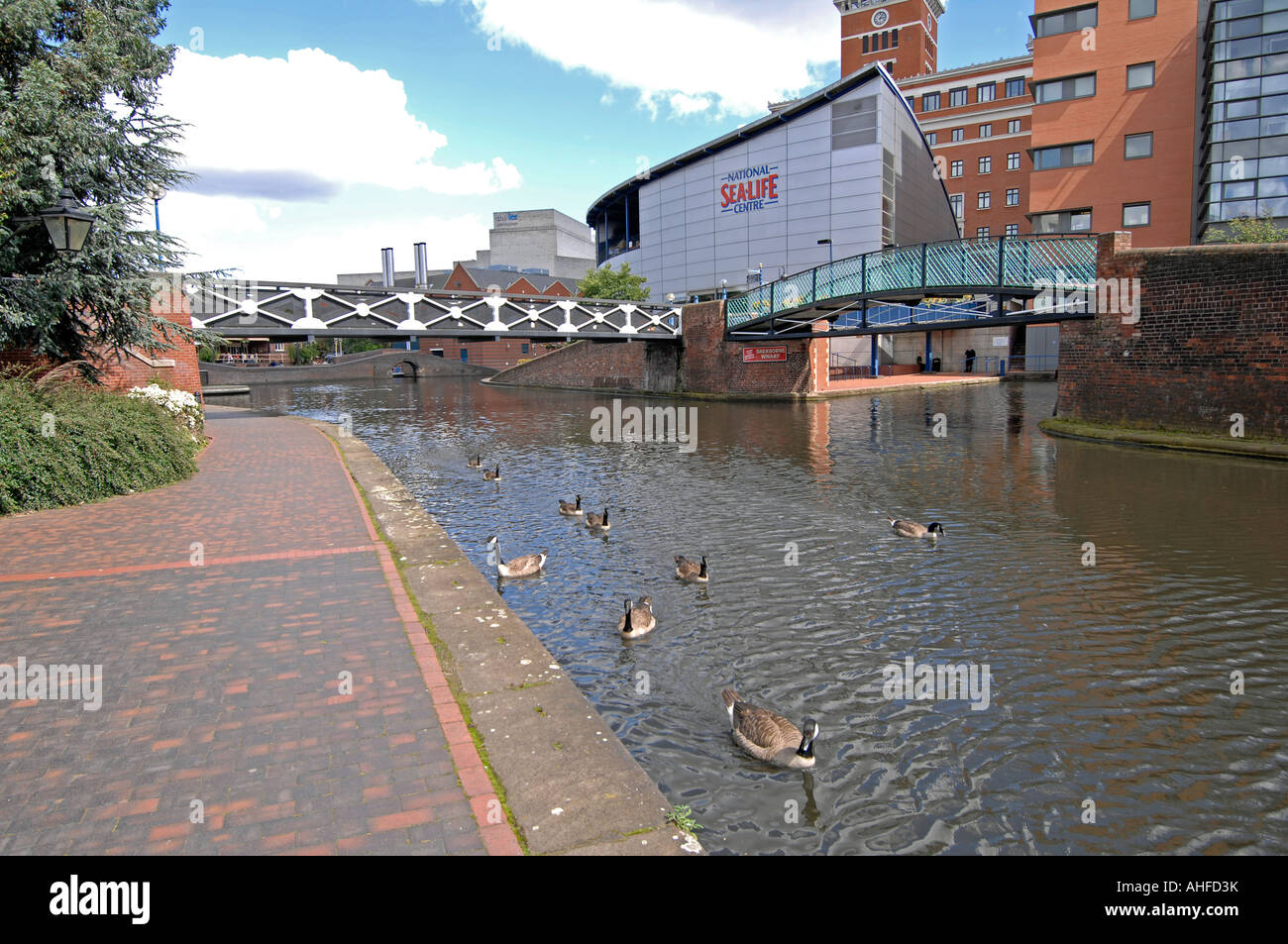 Wolverhampton canal hi-res stock photography and images - Alamy