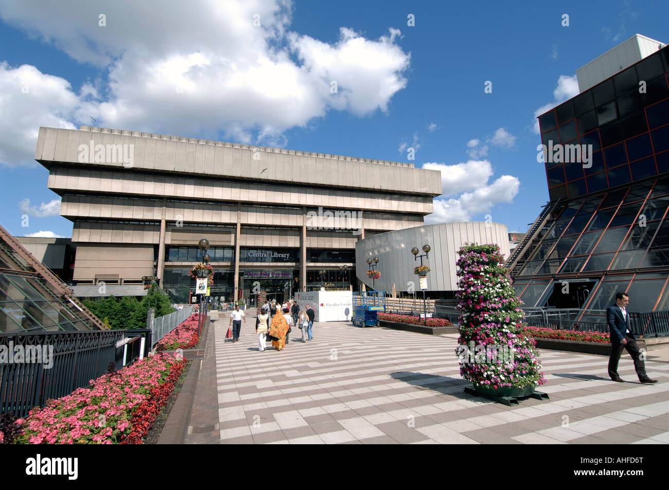 Birmingham central library chamberlain square hi-res stock photography ...