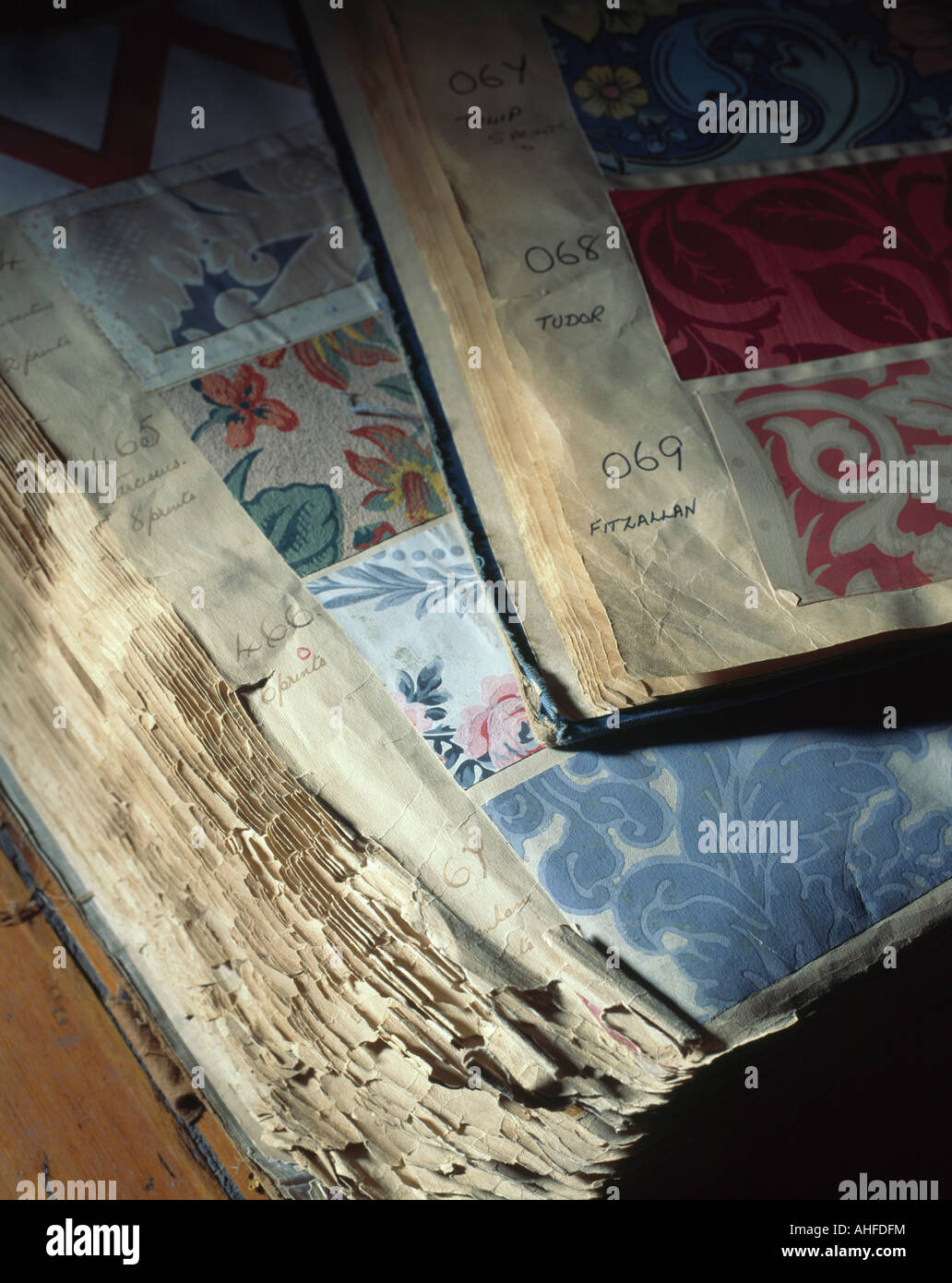 Wallpaper sample book hi-res stock photography and images - Alamy