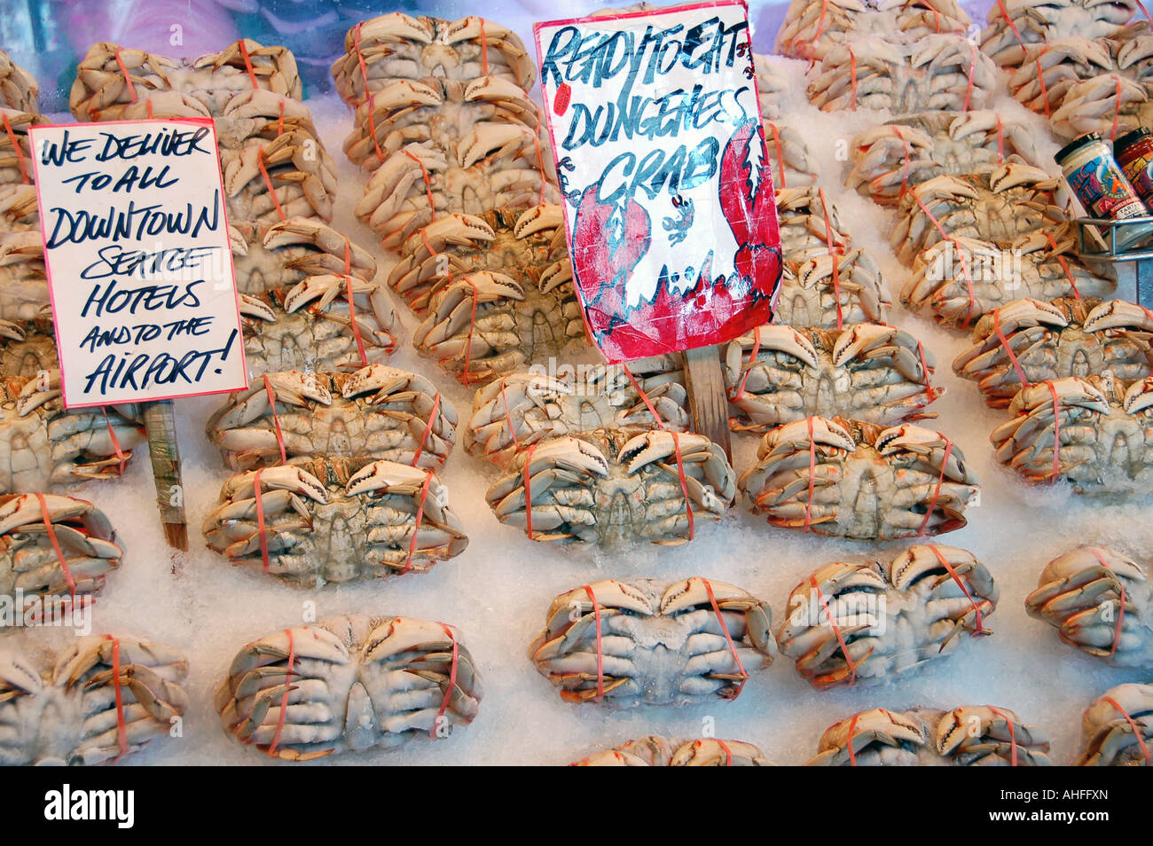Fishmonger's stall at Pike Place Market, Seattle Stock Photo - Alamy