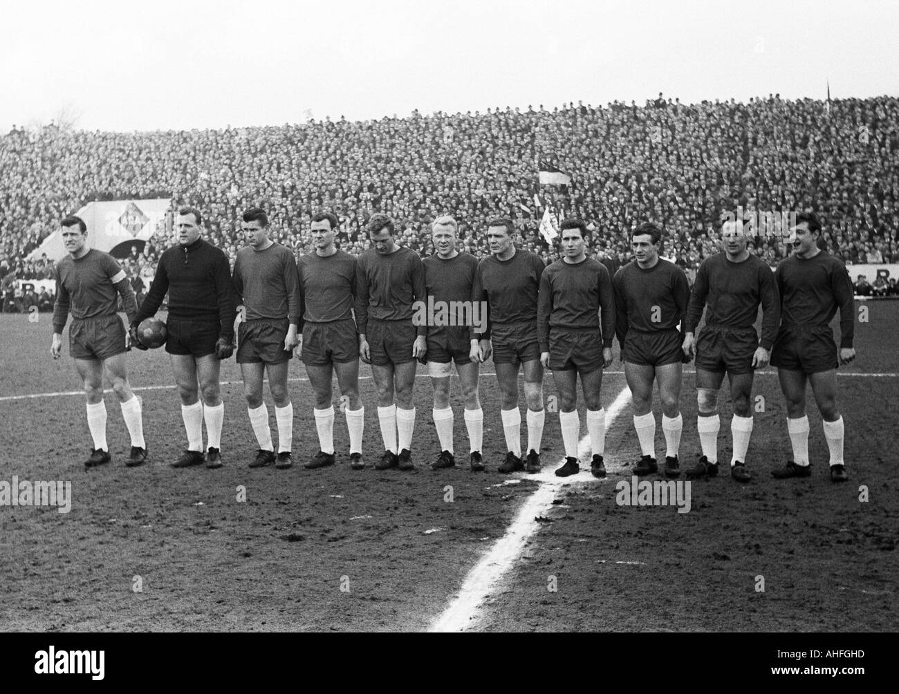 football, Regionalliga West, 1965/1966, Rot-Weiss Essen versus Fortuna ...