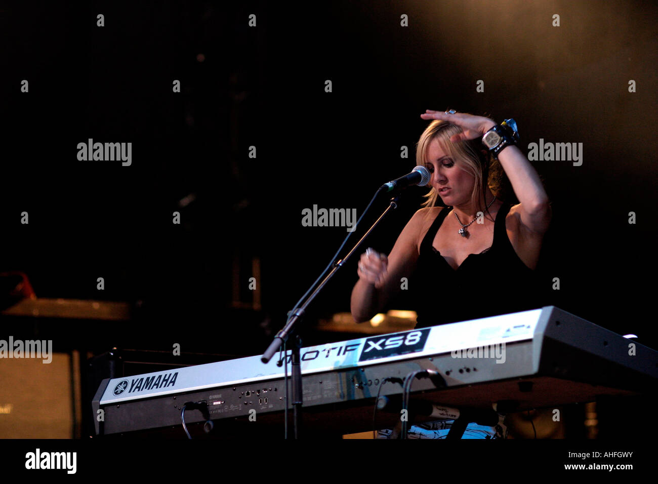 Jenny Galt, keyboards, and bass guitar, Satellite Party, US alternative ...