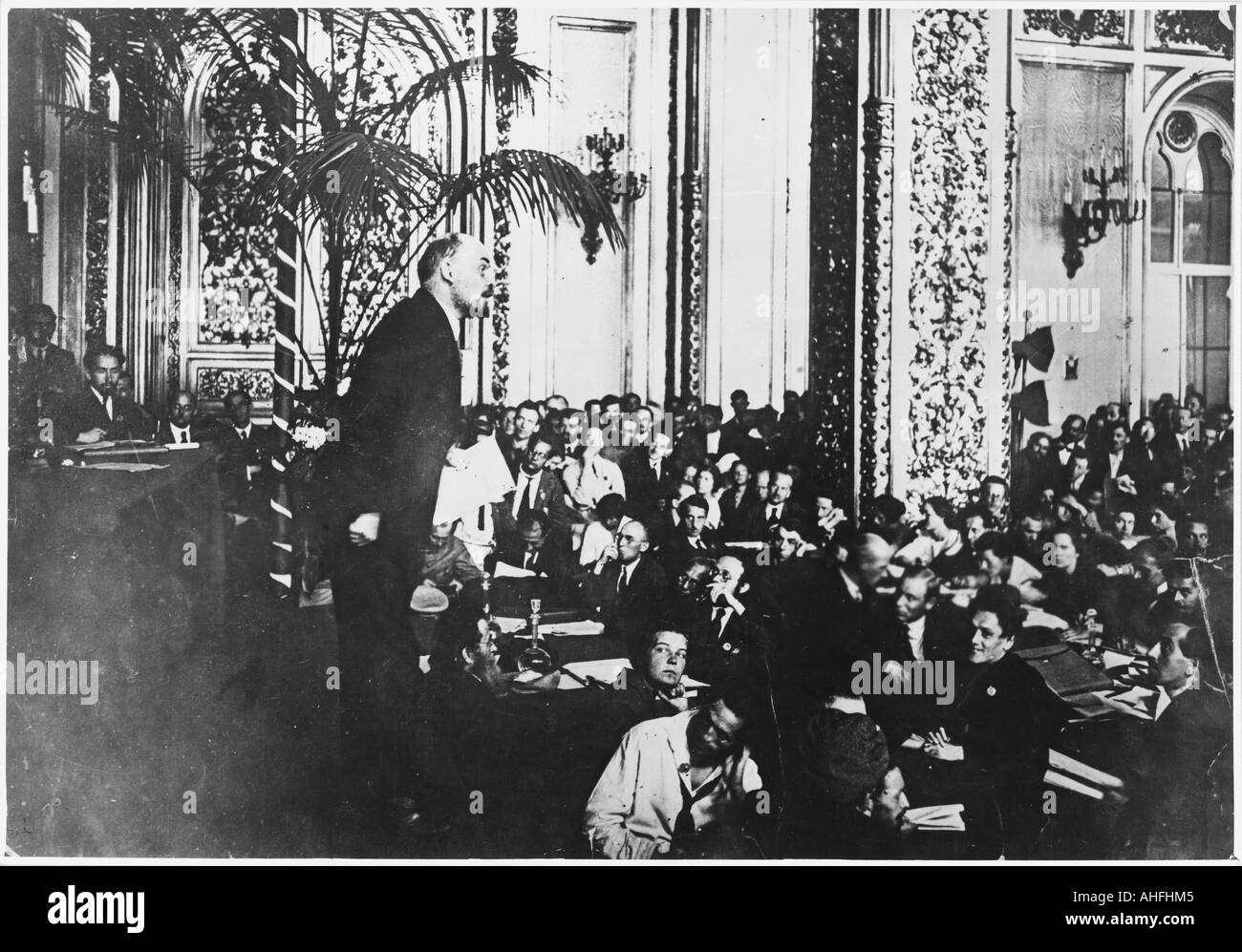 Lenin Speaks 1921 Stock Photo - Alamy