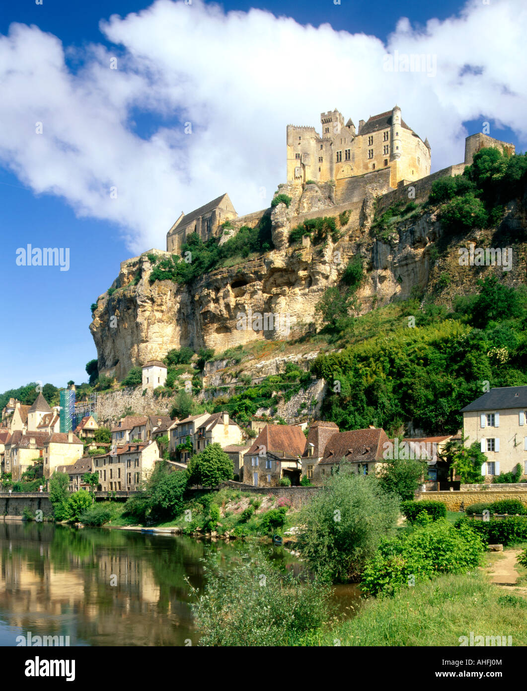 Beynac castle Beynac et Cazenac Dordogne France Stock Photo - Alamy