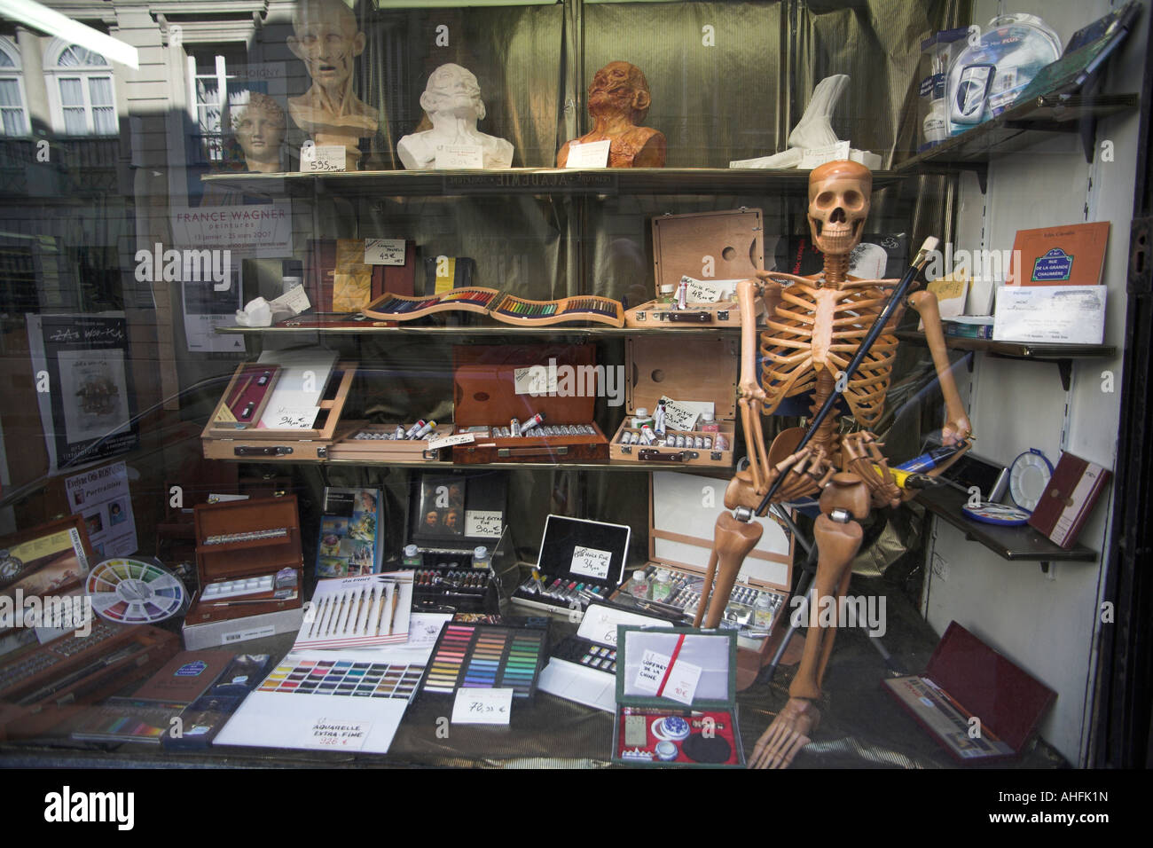 Window display Artist's supply shop in the rue Raspail Montparnasse ...