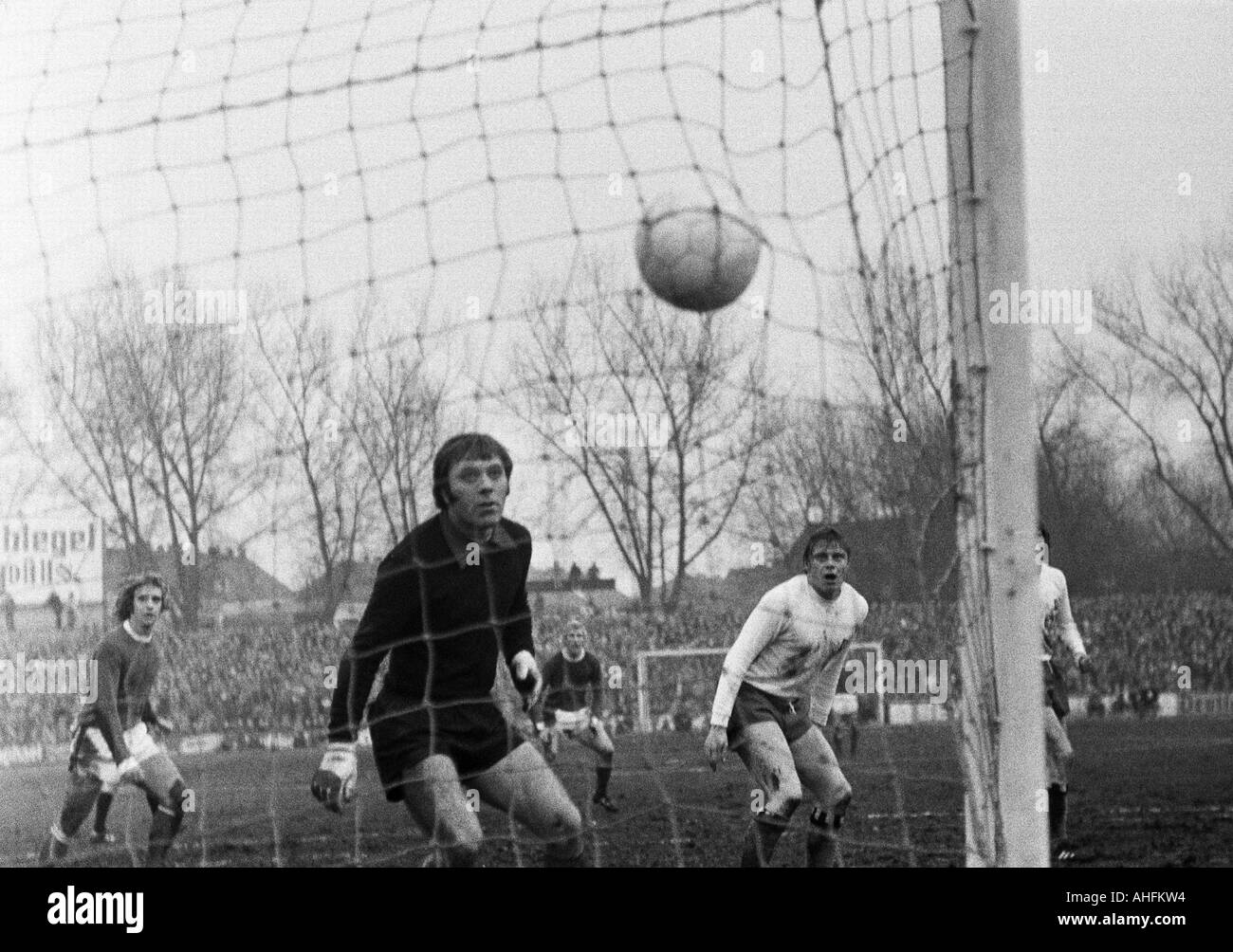 football, Bundesliga, 1971/1972, FC Schalke 04 versus Hamburger SV 3:0 ...