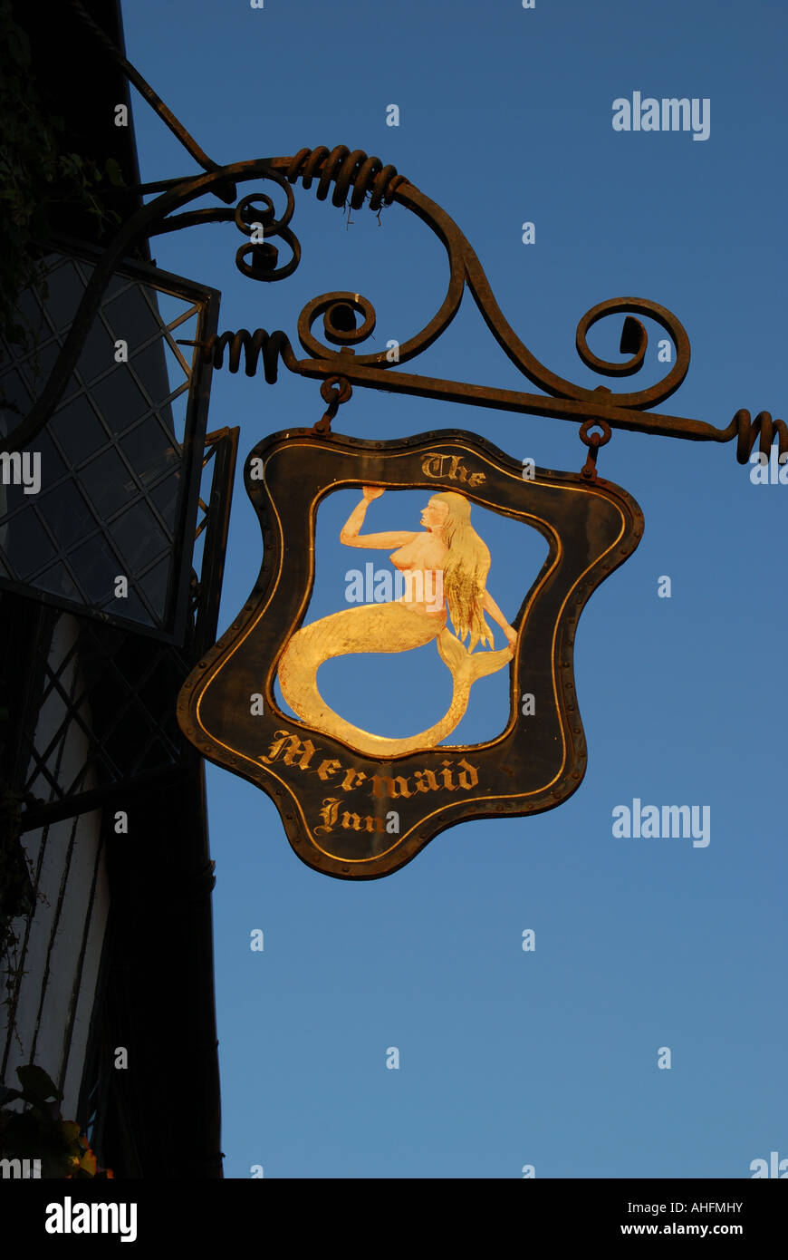 Pub sign mermaid inn rye hi-res stock photography and images - Alamy