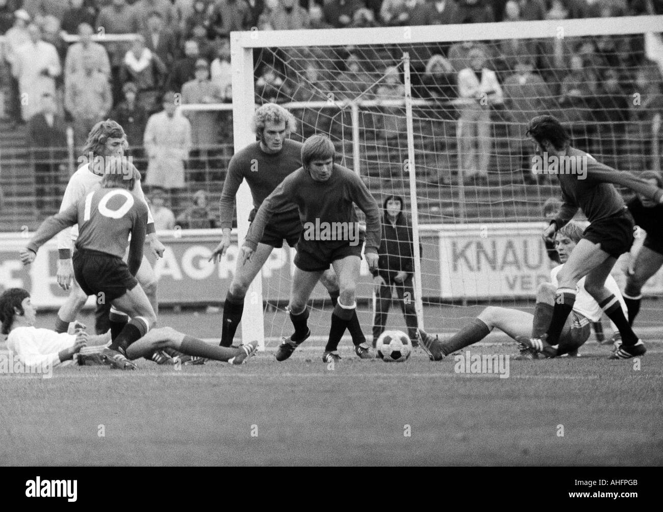 football, Bundesliga, 1972/1973, Rot-Weiss Oberhausen versus Eintracht ...