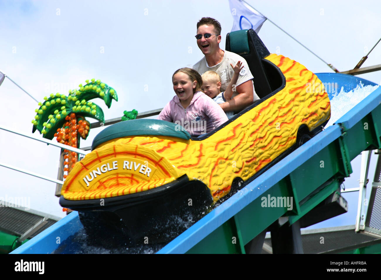 Water splash log flume ride hi-res stock photography and images - Alamy