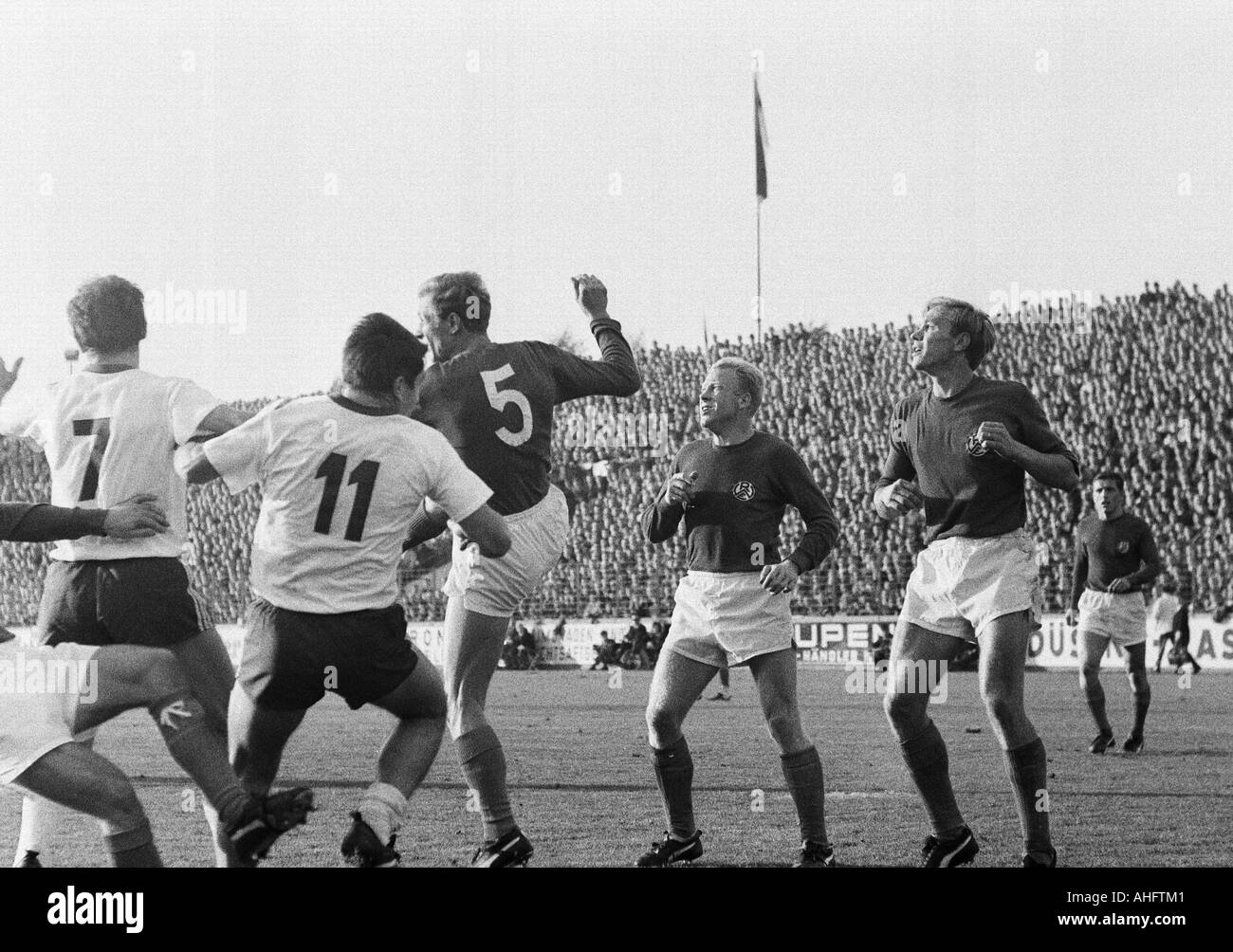 Rwo stadium rot weiss essen hafenstrasse hi-res stock photography and ...