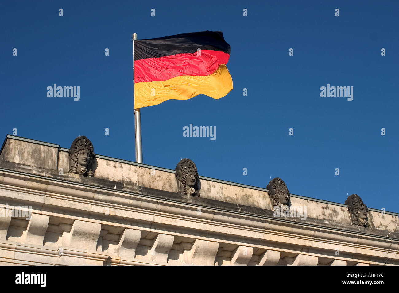 Red flagg berlin reichstag hi-res stock photography and images - Alamy