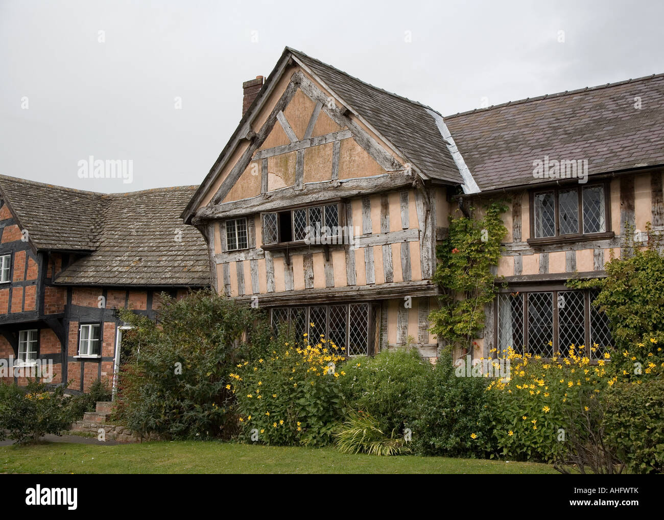 Pembridge amenity trust hi-res stock photography and images - Alamy