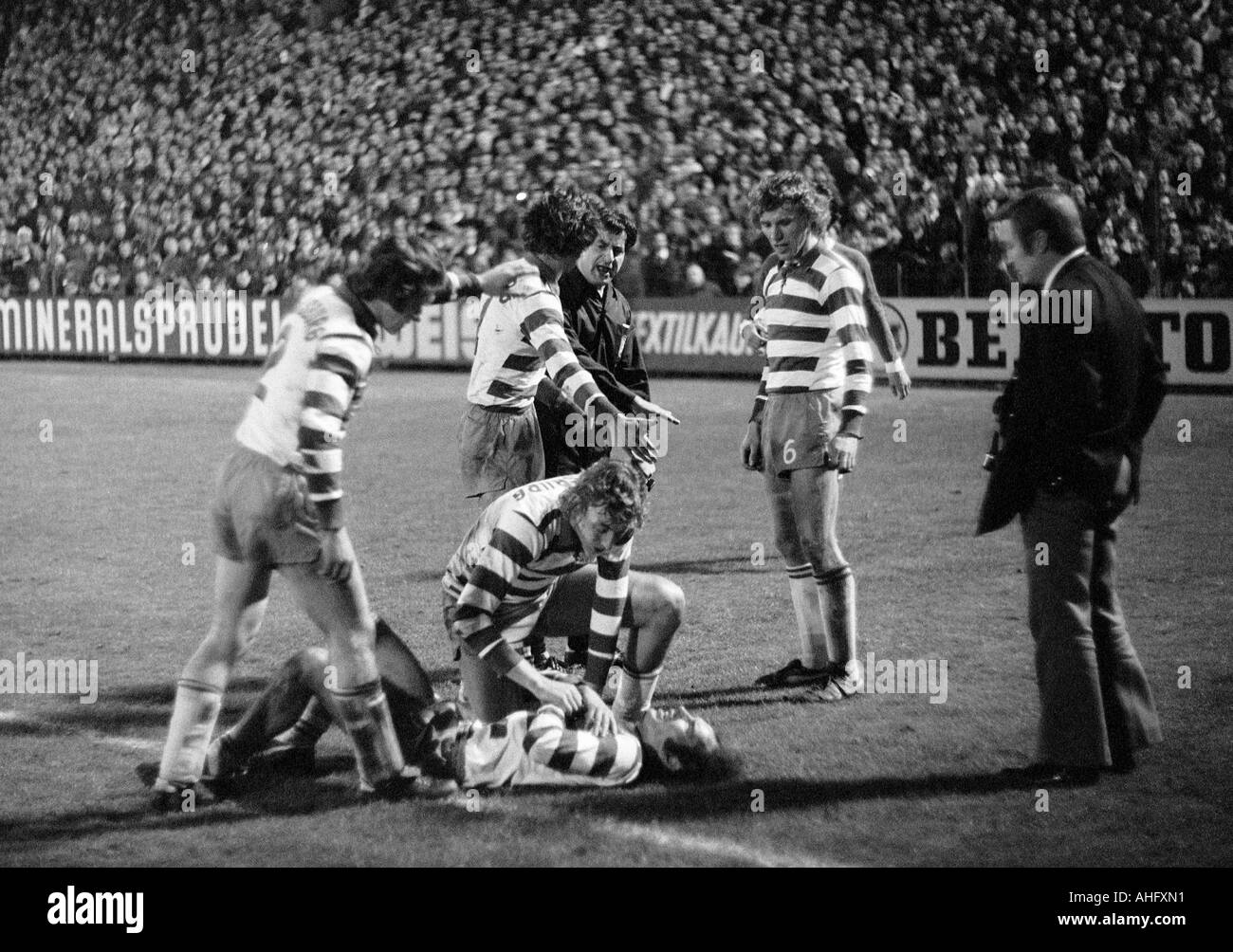 football, Bundesliga, 1972/1973, Glueckaufkampfbahn in Gelsenkirchen ...