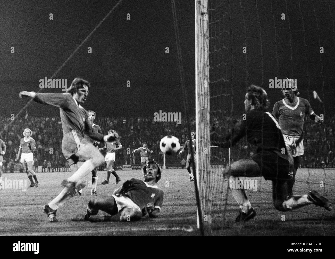 Werder bremen goalkeeper Black and White Stock Photos & Images - Alamy