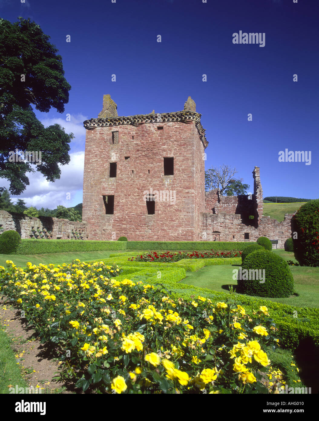 Mearns castle hi-res stock photography and images - Alamy