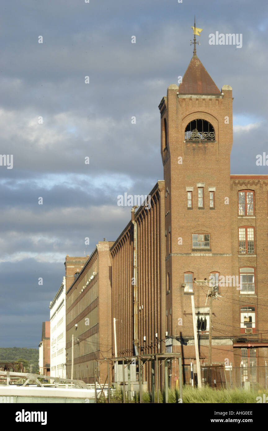 Buildings of the industrial revolution hi-res stock photography and ...