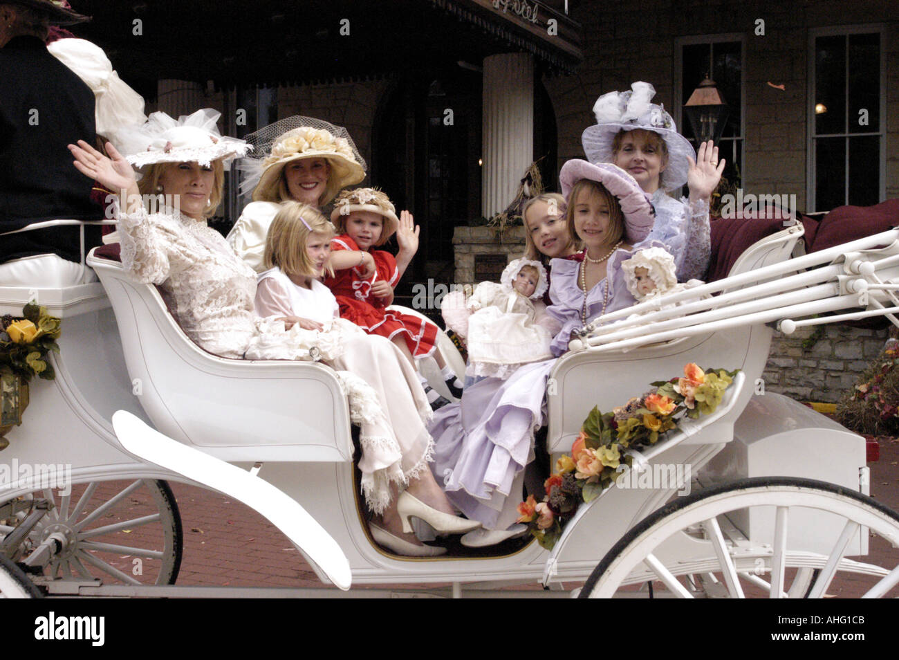 Victorian dress girls hi-res stock photography and images - Alamy
