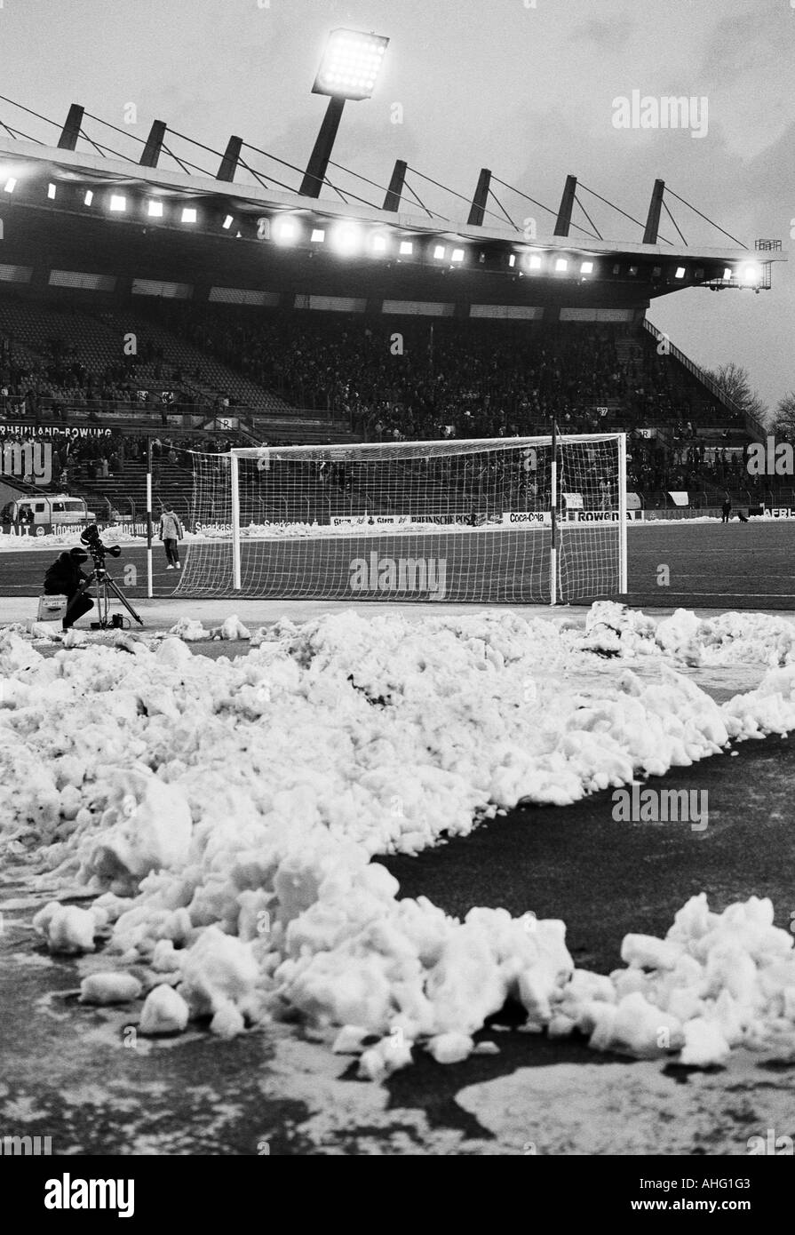Winter football match Black and White Stock Photos & Images - Alamy