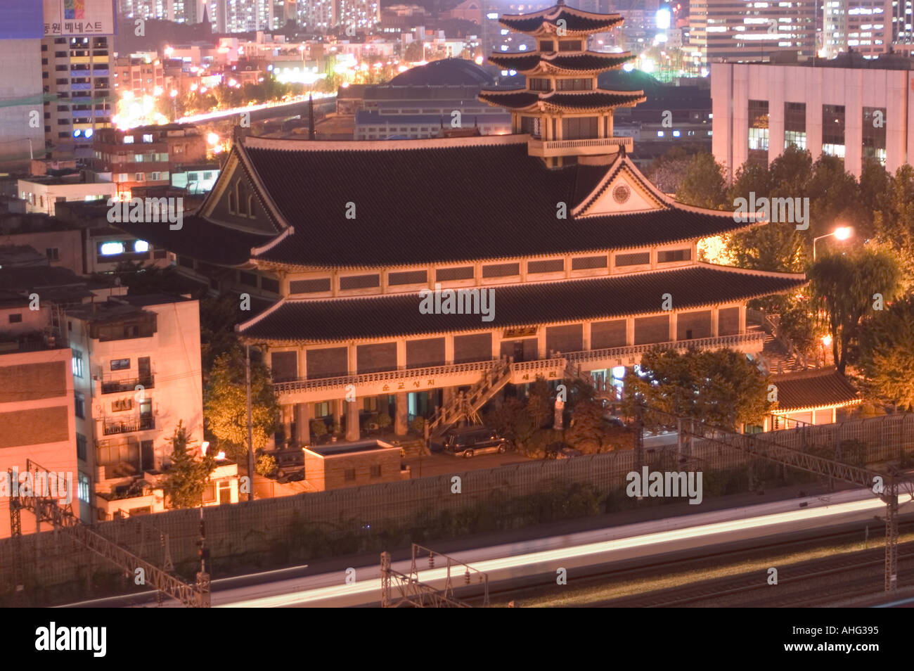 Korean temple lights hi-res stock photography and images - Alamy