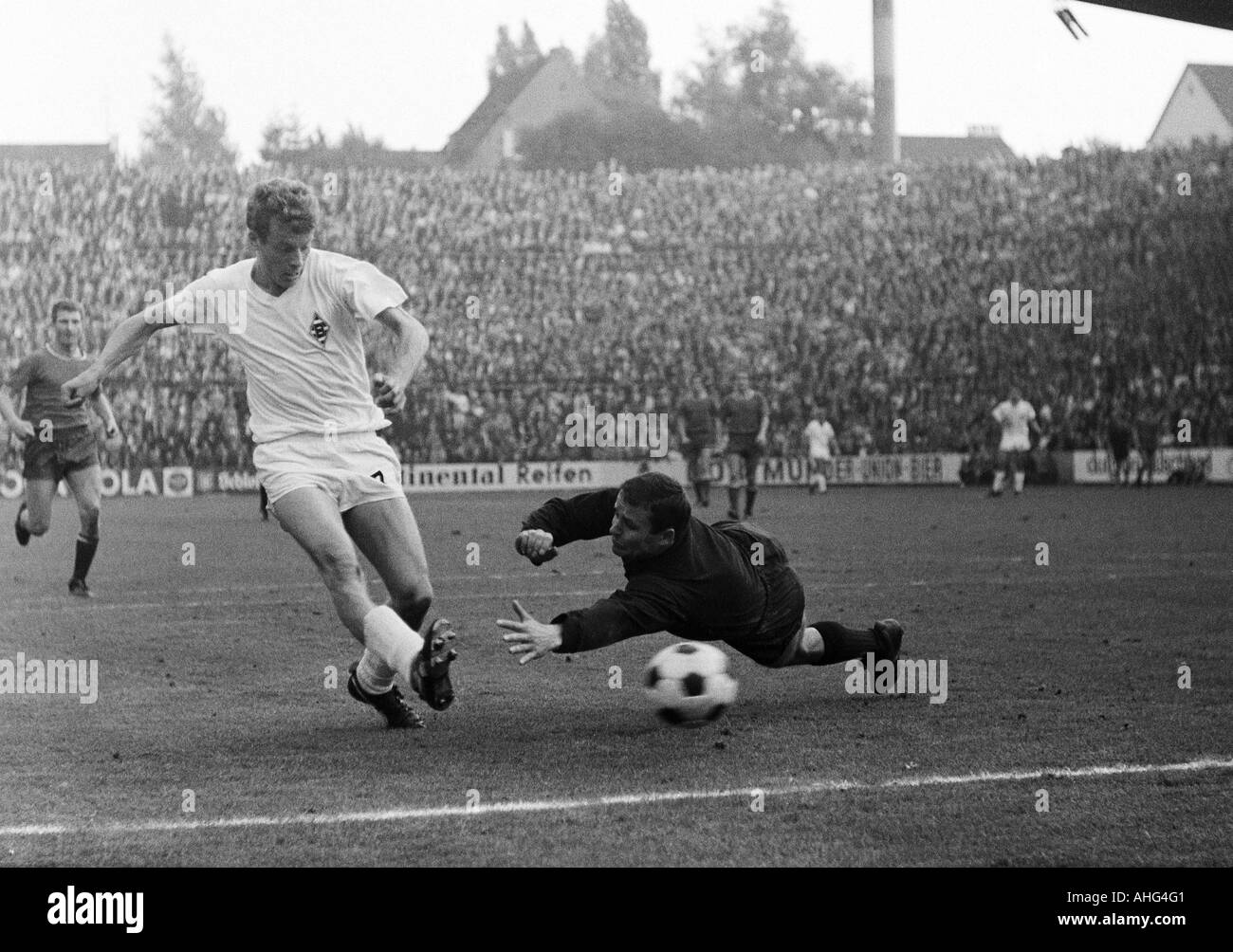 football, Bundesliga, 1967/1968, Borussia Moenchengladbach versus 1. FC ...