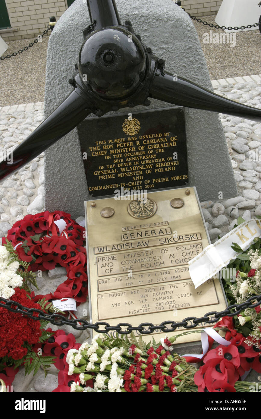 Gibraltar Monument to General Wladislaw Sikorski Prime Minister of ...