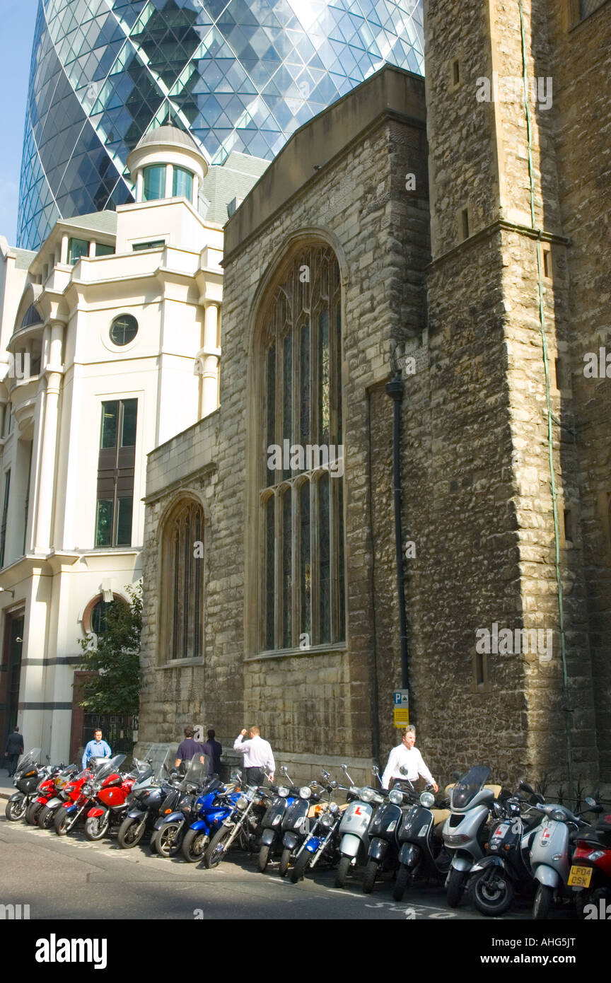 St andrews undershaft church hi-res stock photography and images - Alamy